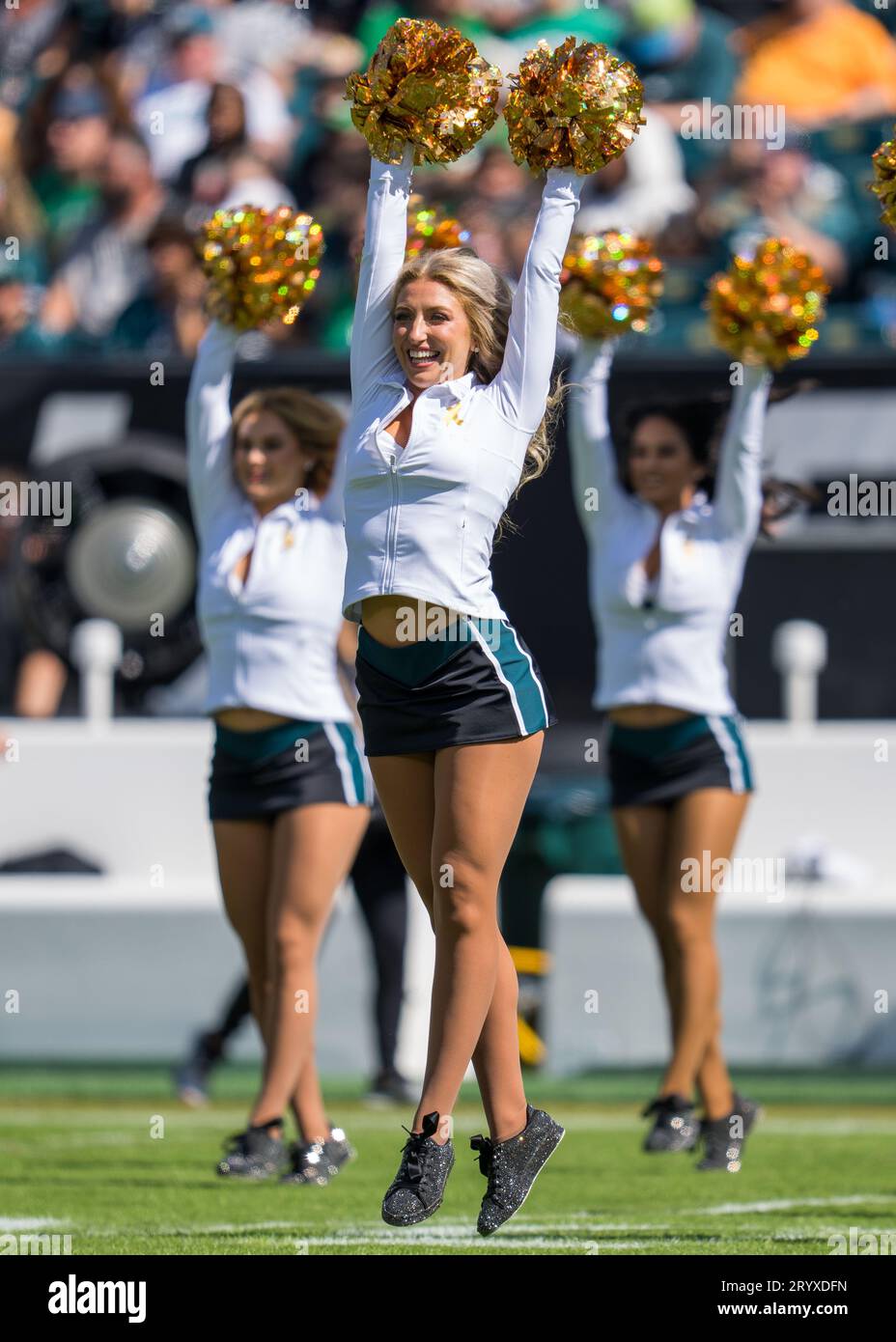 Washington commanders cheerleaders hi-res stock photography and images ...