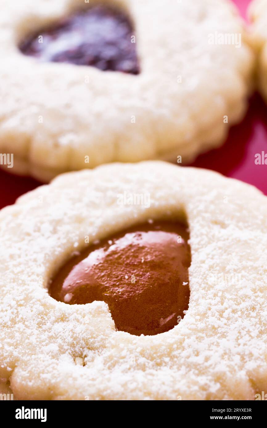 Linzer sweets hi-res stock photography and images - Alamy
