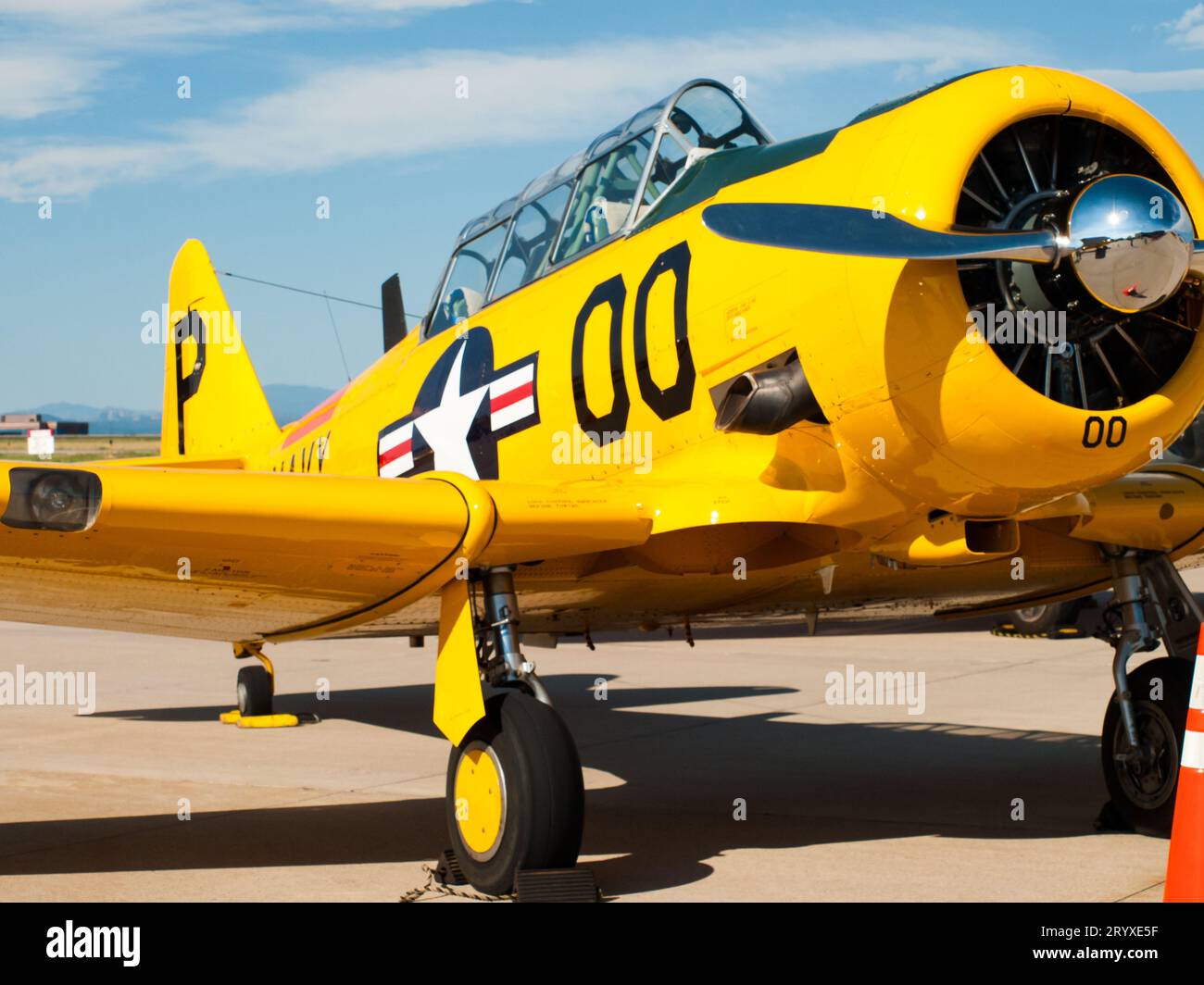 Blue and yellow aircraft hi-res stock photography and images - Alamy