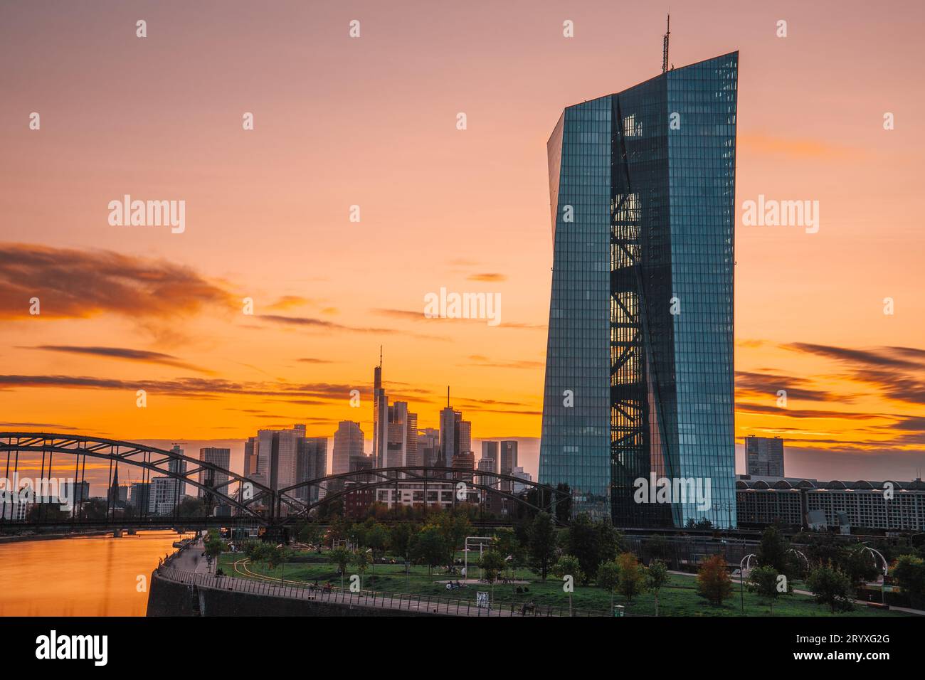 European central bank river main hi-res stock photography and images ...
