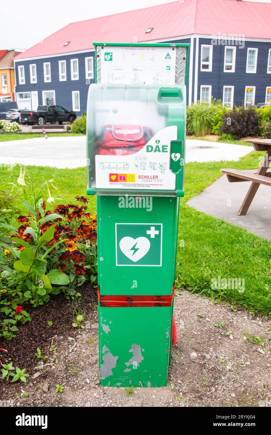 Defibrillator kit in a park in St. Pierre, France Stock Photo - Alamy