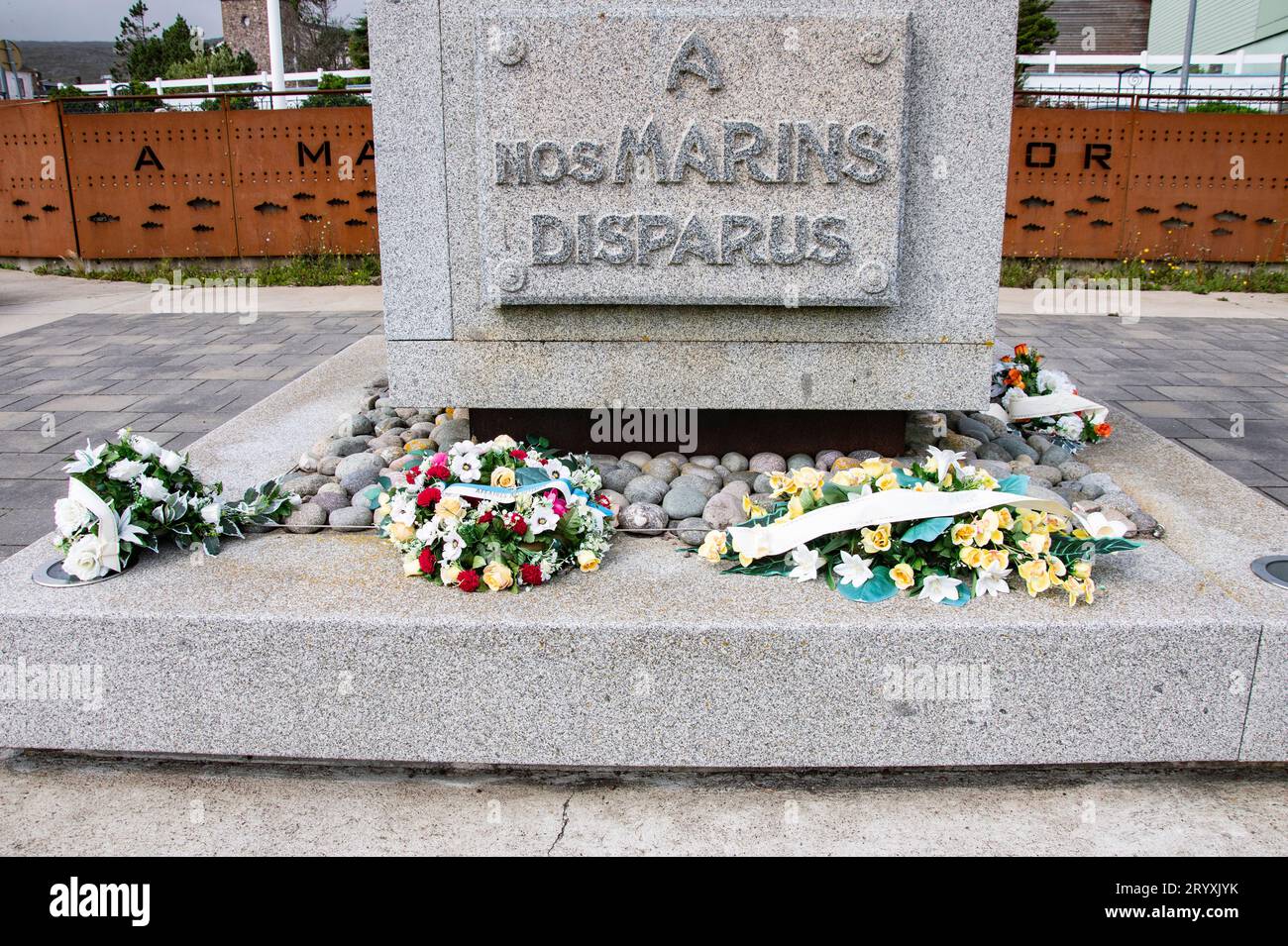 Maritime memorial art hi-res stock photography and images - Alamy