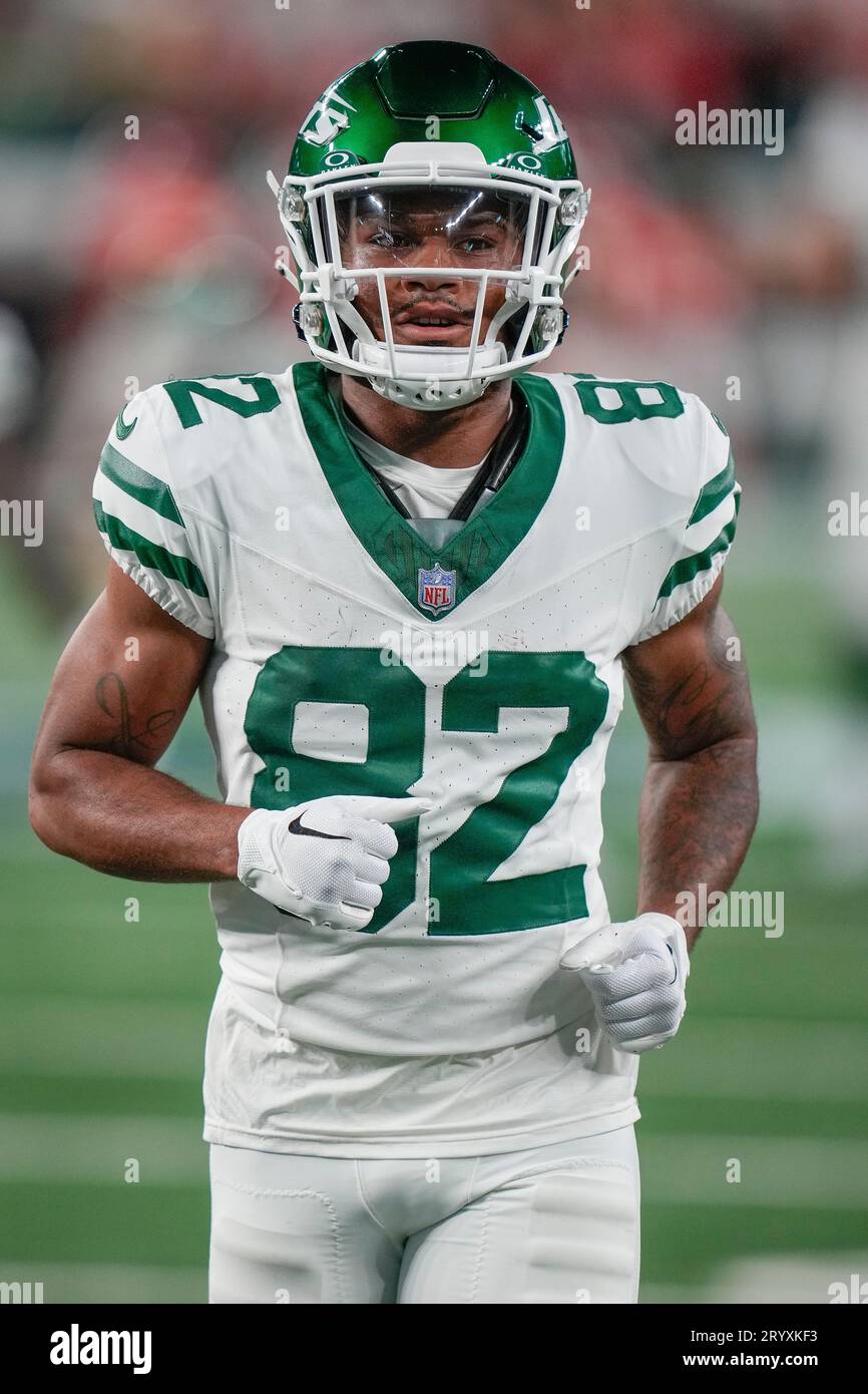 New York Jets wide receiver Xavier Gipson (82) warms up before an NFL ...