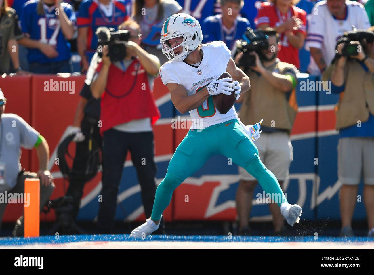 Miami Dolphins wide receiver Braxton Berrios (0) catches a touchdown ...