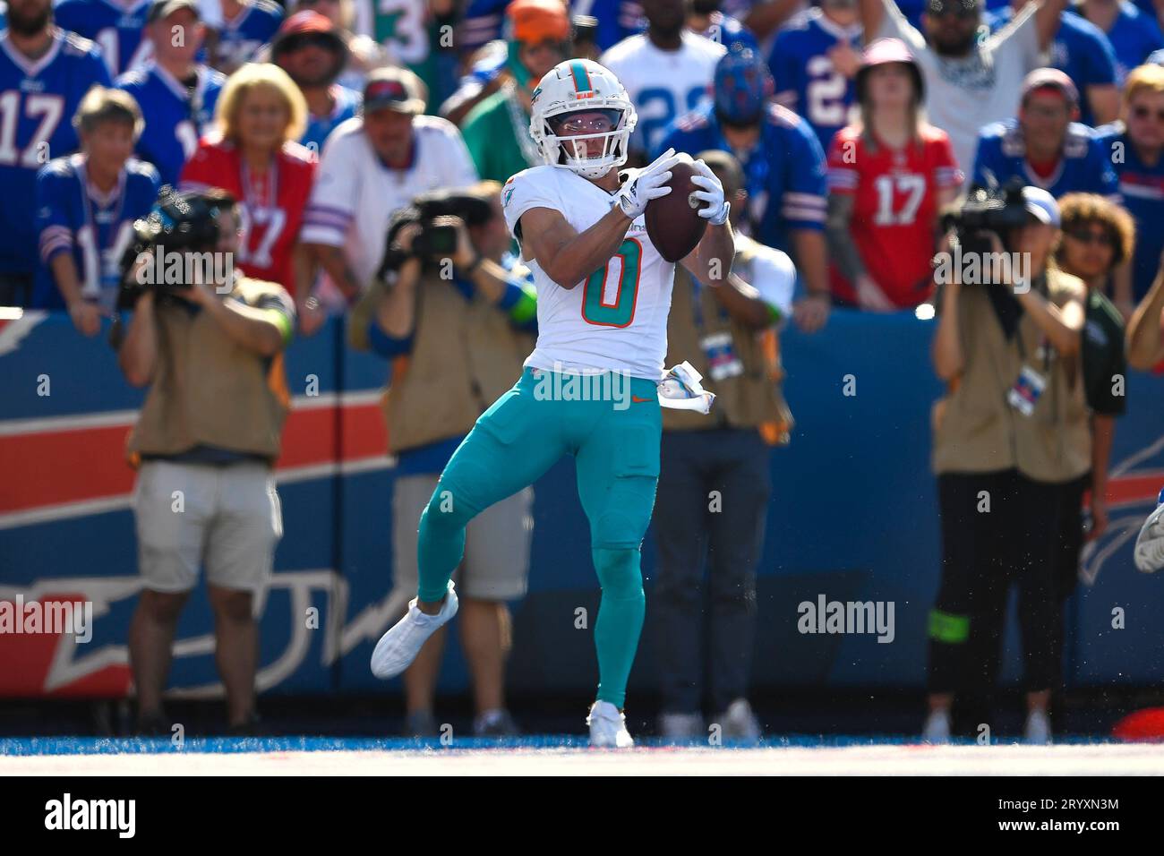 Miami Dolphins wide receiver Braxton Berrios (0) catches a touchdown ...