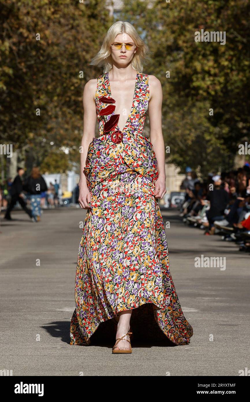 STELLA McCARTNEY Spring/Summer 2024 Runway during Paris Fashion Week ...