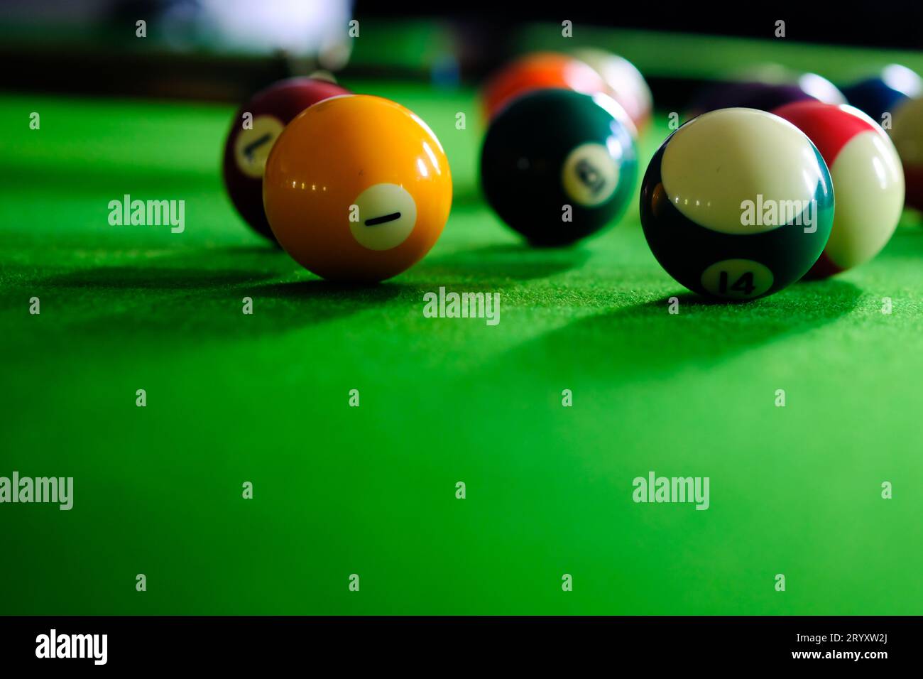 Snooker balls hi-res stock photography and images - Alamy