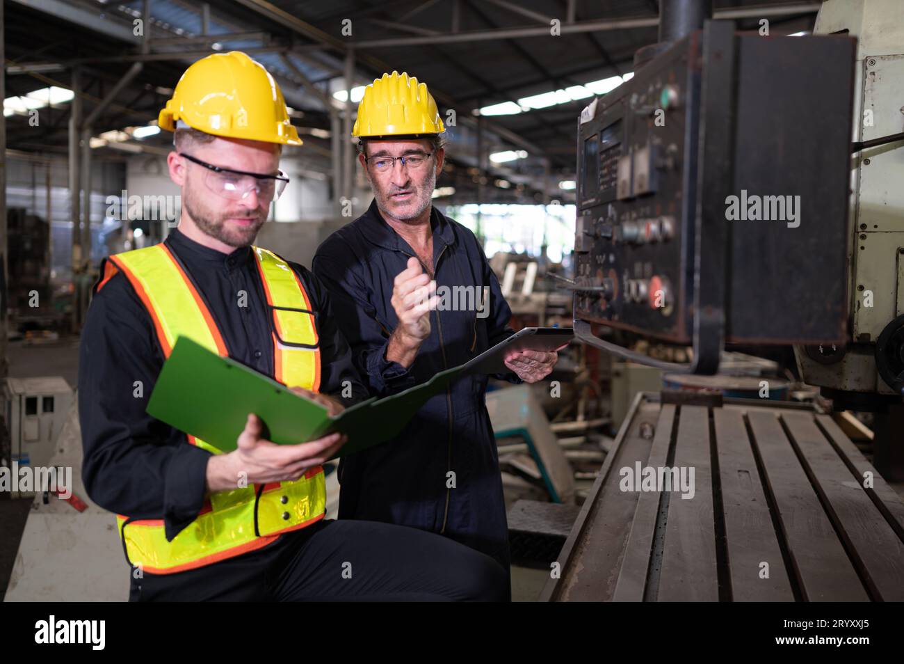 Engineers and technicians Inspect and repair mechanical systems in ...