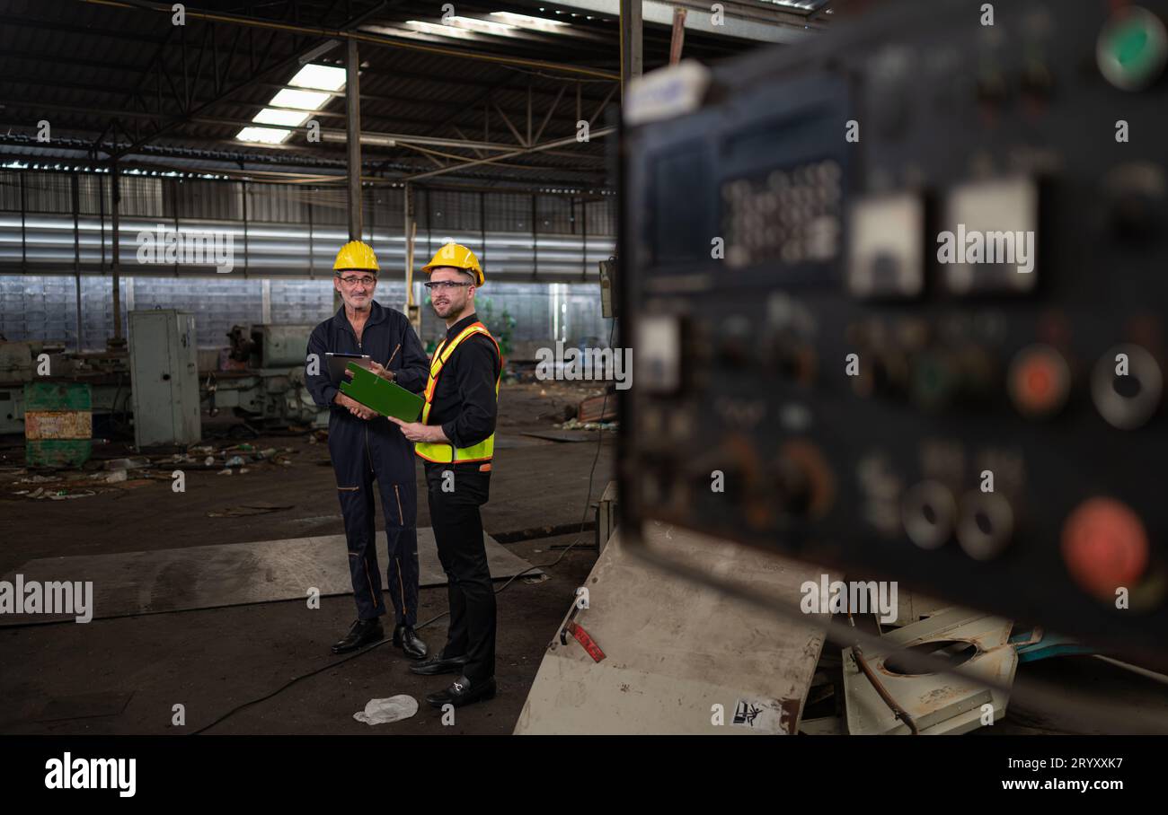 Engineers and technicians Inspect and repair mechanical systems in ...