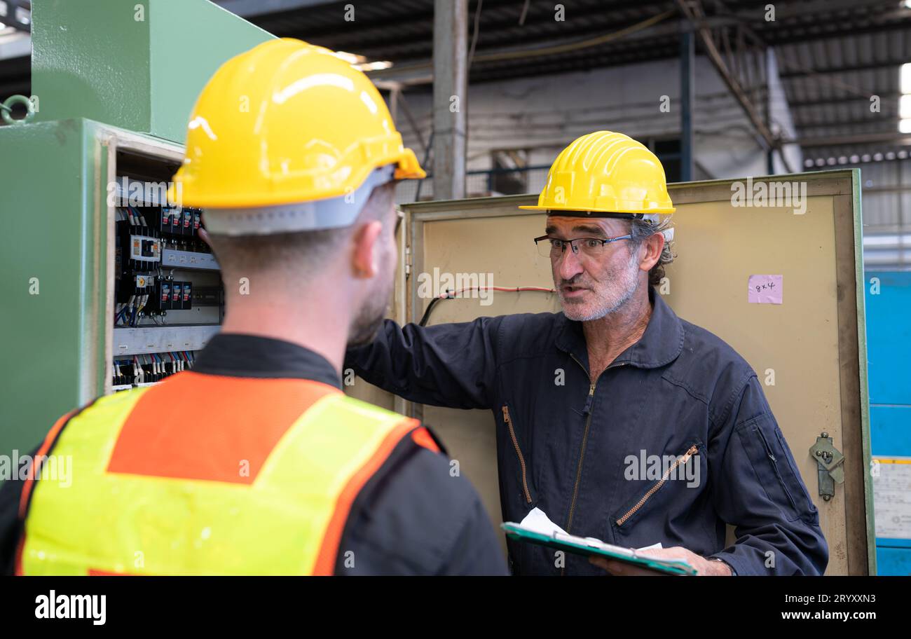 Engineers and technicians Check the electrical system and repair the ...