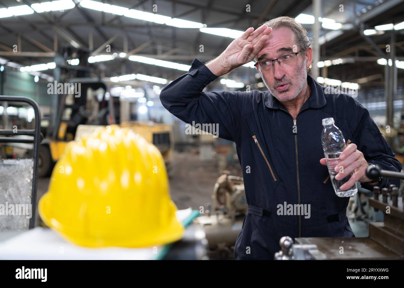 Senior engineer hi-res stock photography and images - Alamy