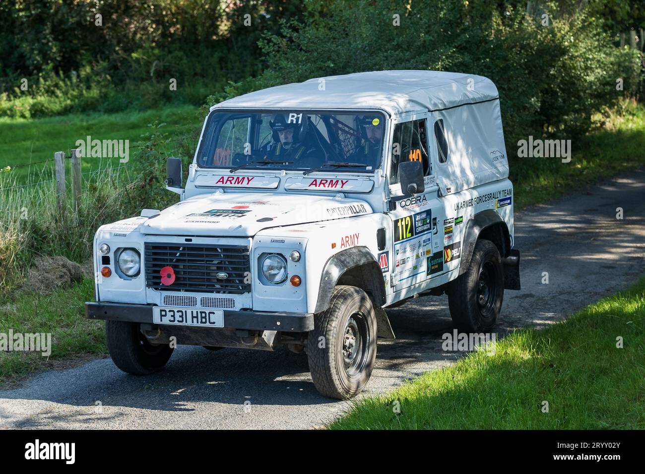 Defender car hi-res stock photography and images - Alamy