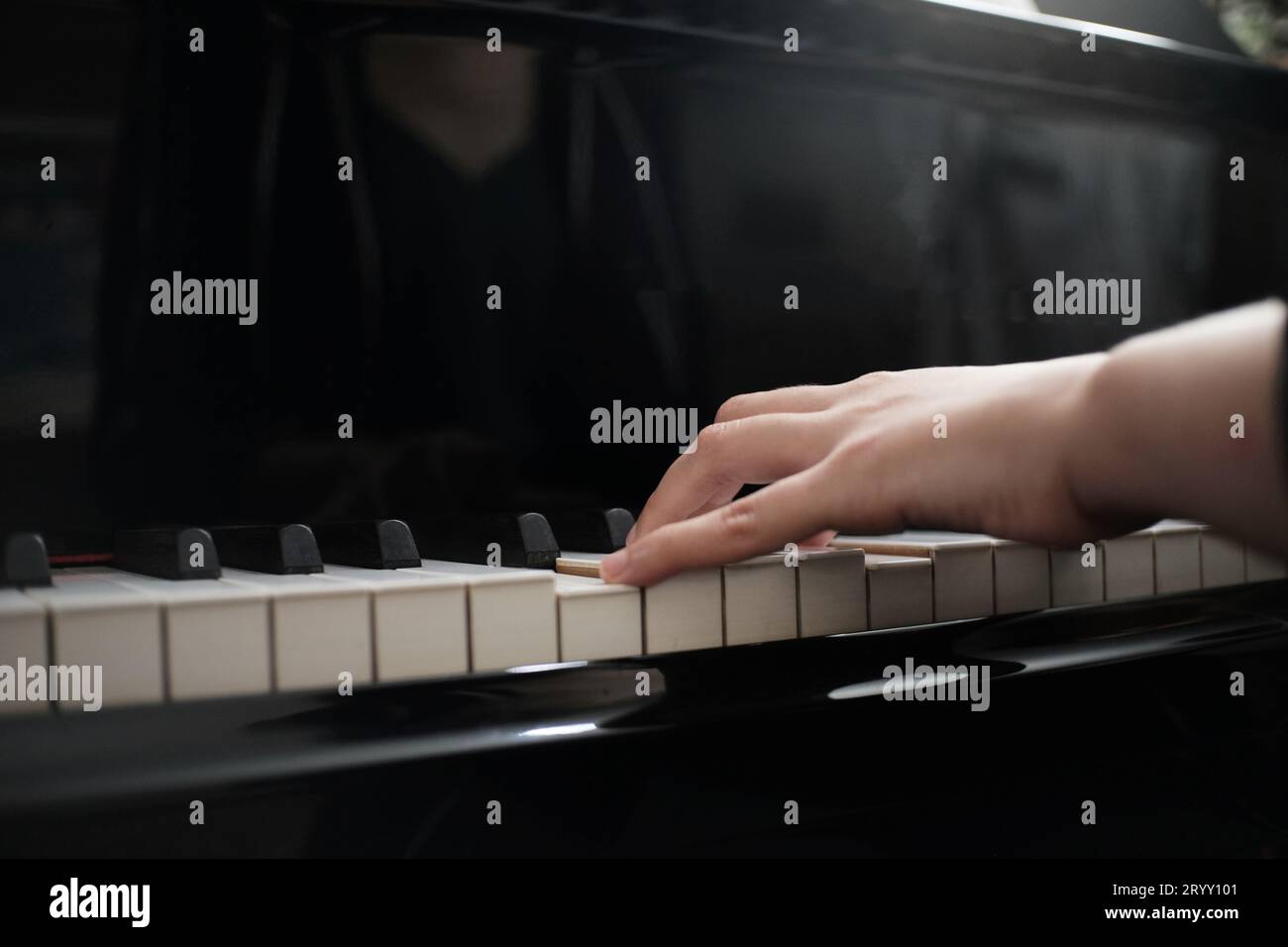 Asian girl at play hi-res stock photography and images - Alamy