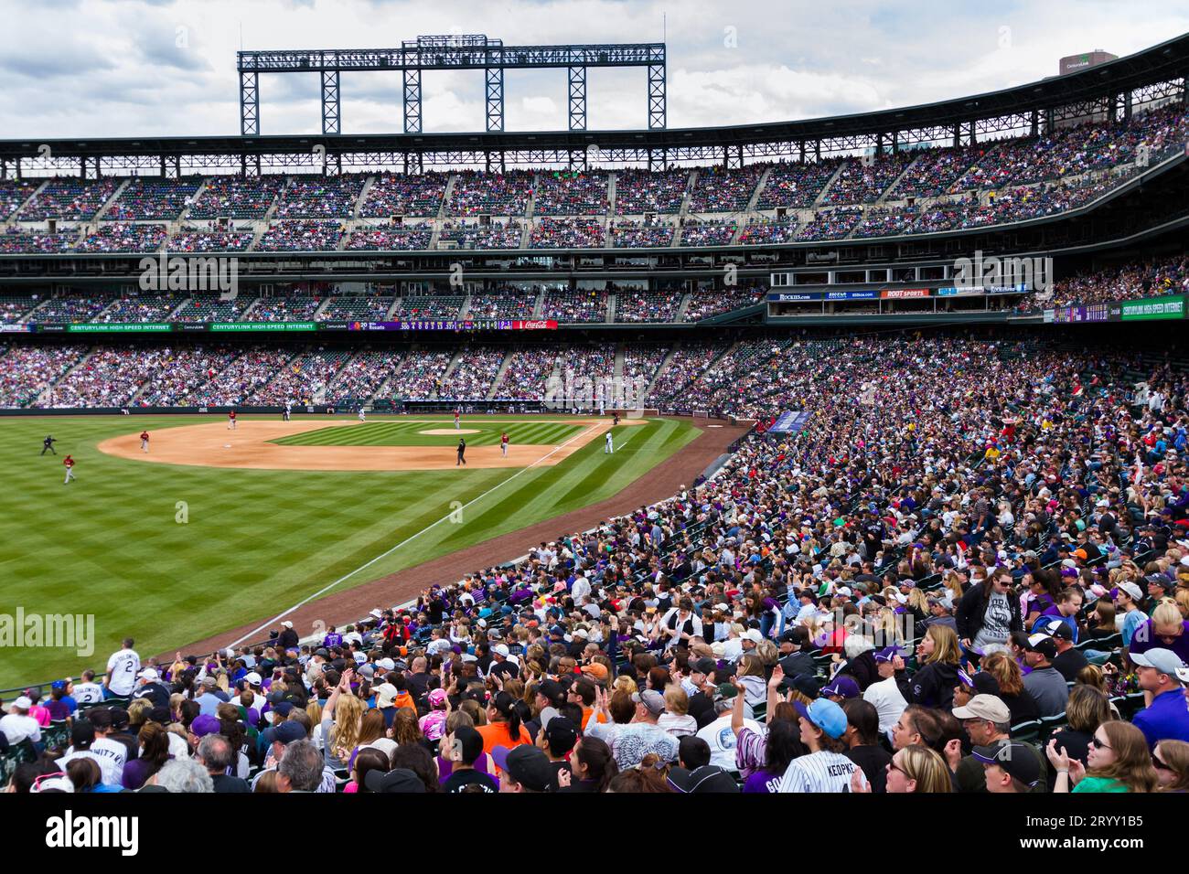 Team purple hi-res stock photography and images - Alamy