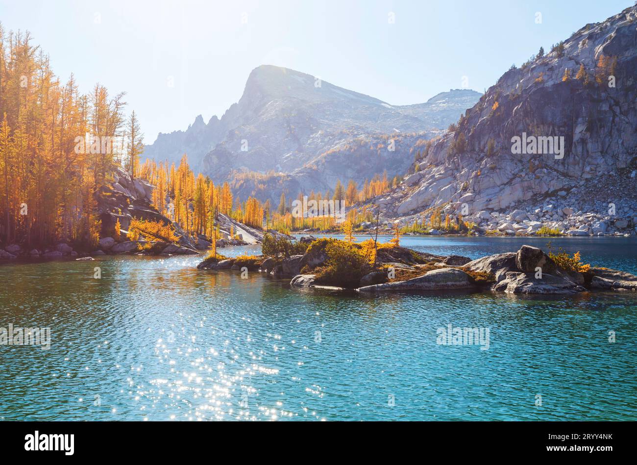 Washington state enchantment lakes hi-res stock photography and images ...