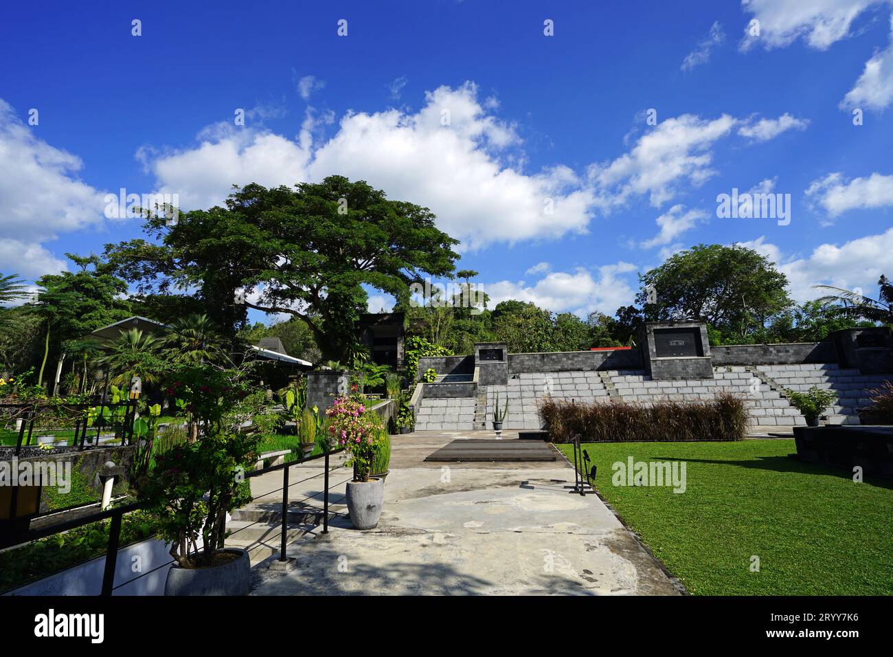 Indonesian resto hi-res stock photography and images - Alamy