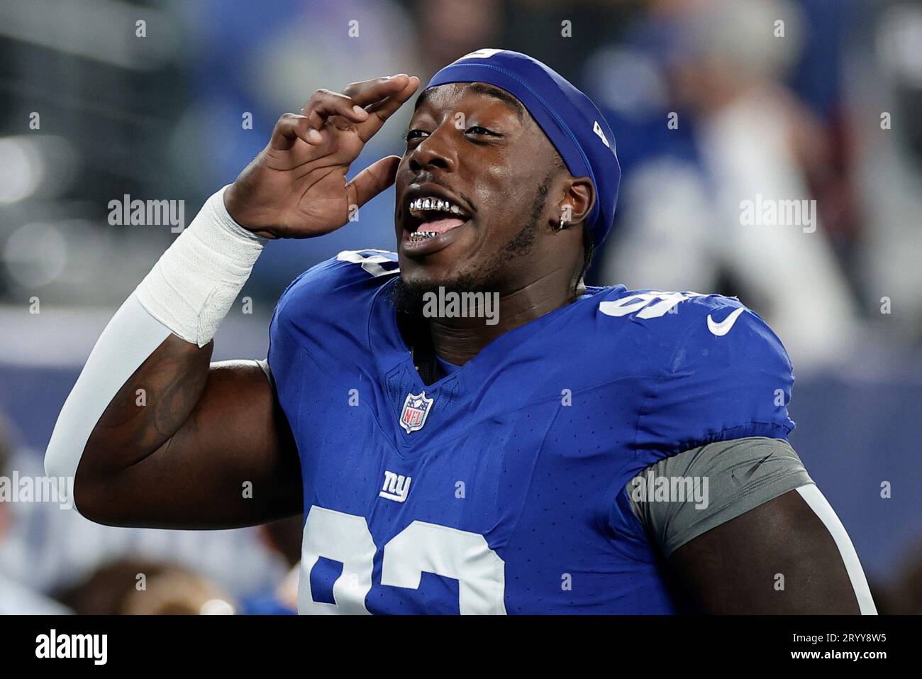 New York Giants defensive tackle Rakeem Nunez-Roches (93) warms up ...