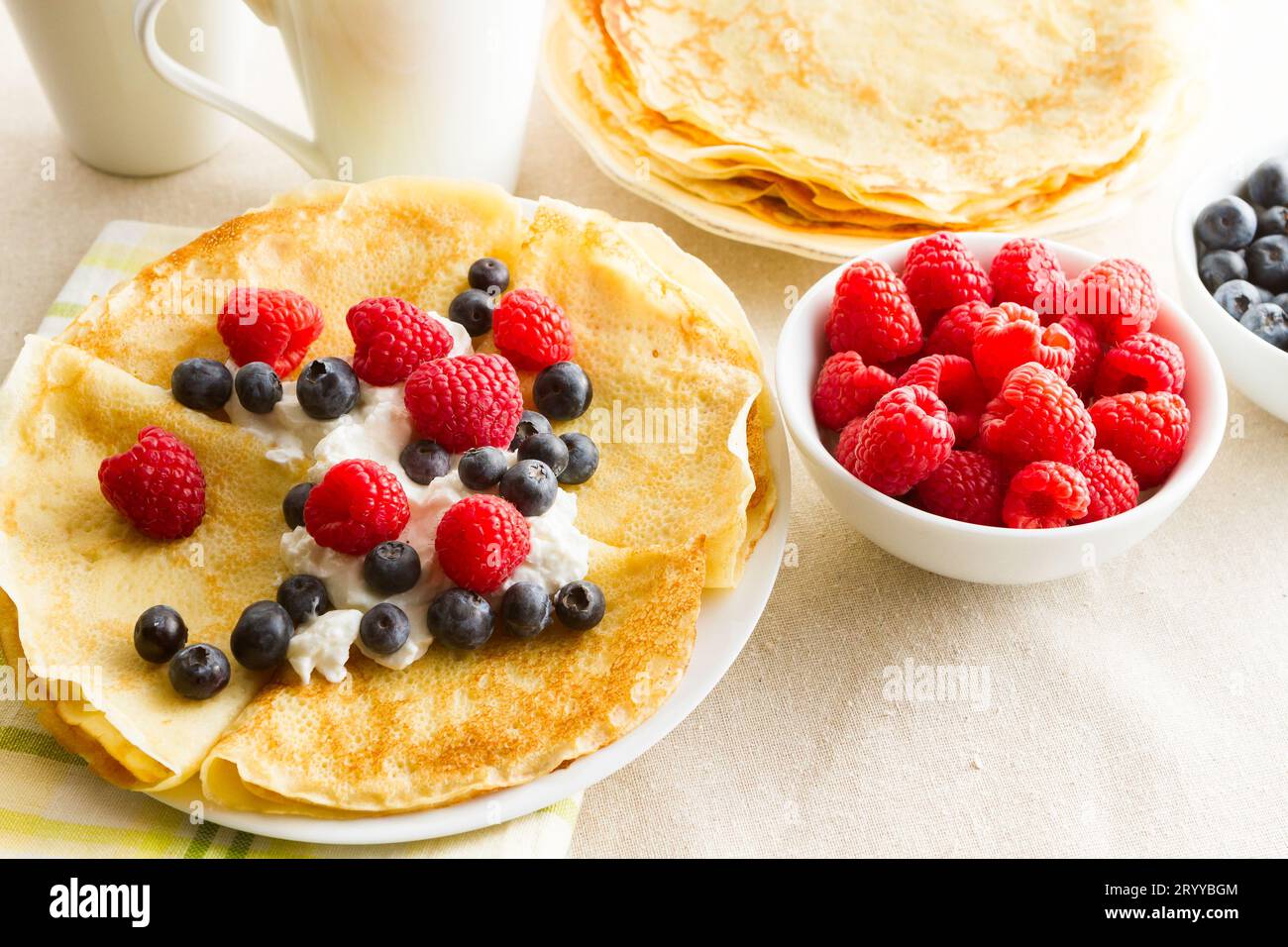Crepes with fruit hi-res stock photography and images - Alamy