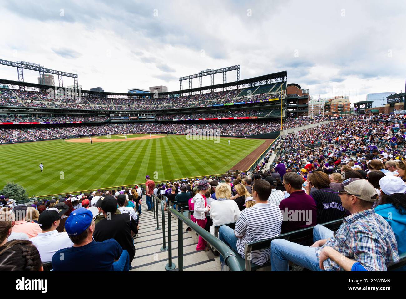 Spectators major league baseball hi-res stock photography and images ...
