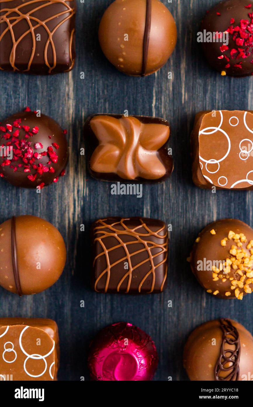 Row assorted chocolate truffles hi-res stock photography and images - Alamy