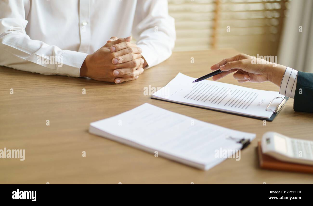 Contract success deal hi-res stock photography and images - Alamy