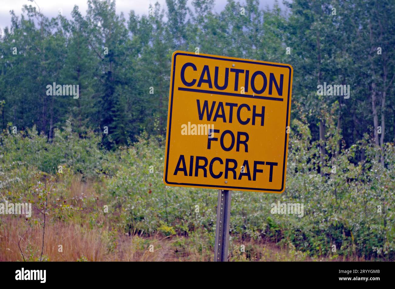 Alaska road sign hi-res stock photography and images - Alamy