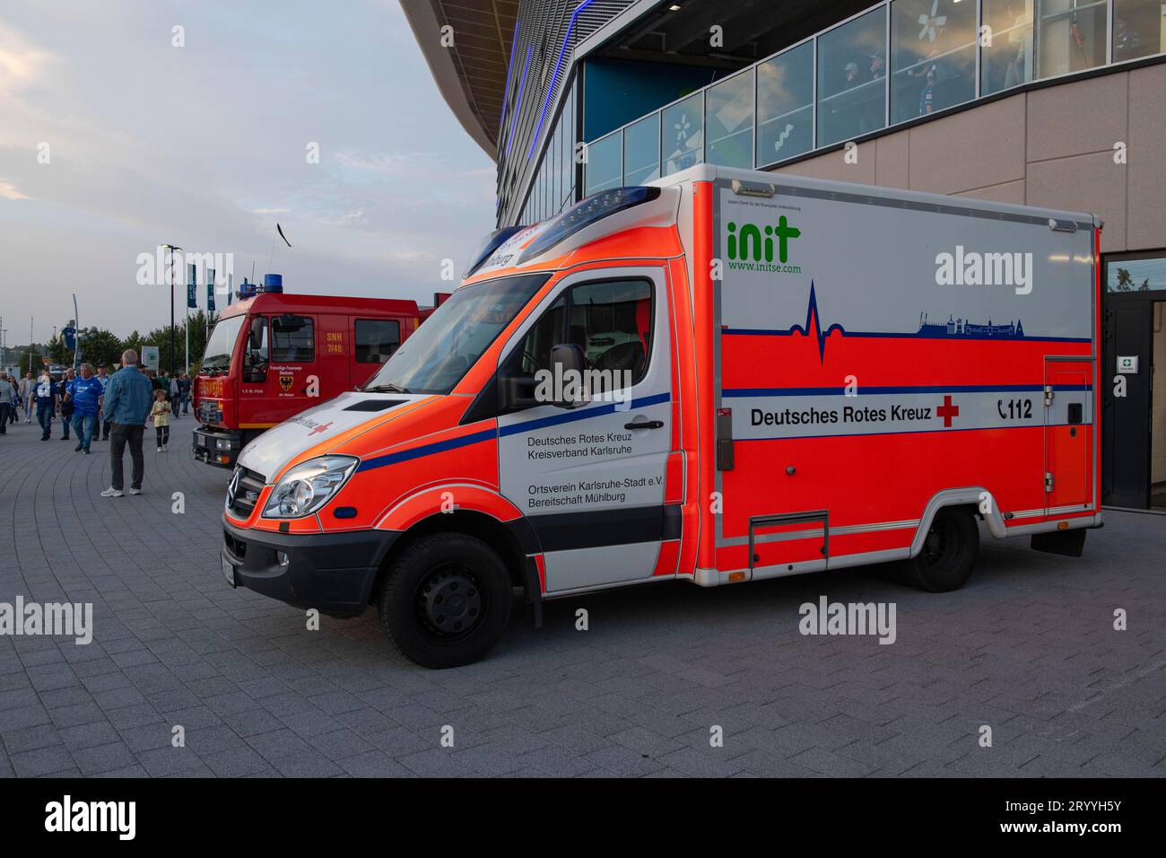 Medical emergency in stands hi-res stock photography and images - Alamy