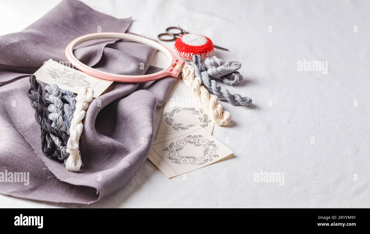 Embroidery set. Linen fabric, embroidery patterns, embroidery hoop ...