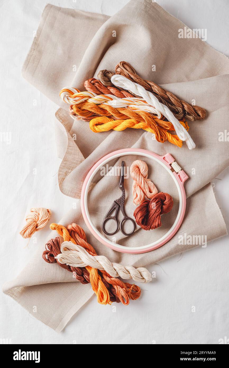 Embroidery set. Linen fabric, embroidery patterns, embroidery hoop ...