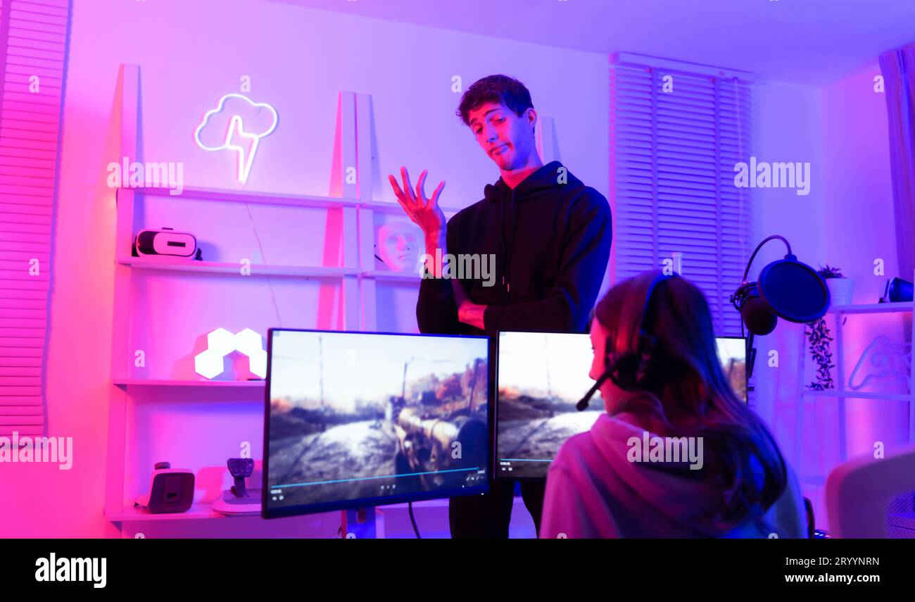 Woman gaming man bored hi-res stock photography and images - Alamy