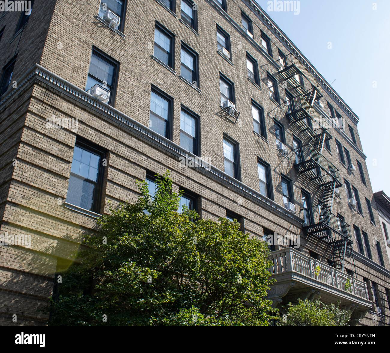Gateway center brooklyn hi-res stock photography and images - Alamy