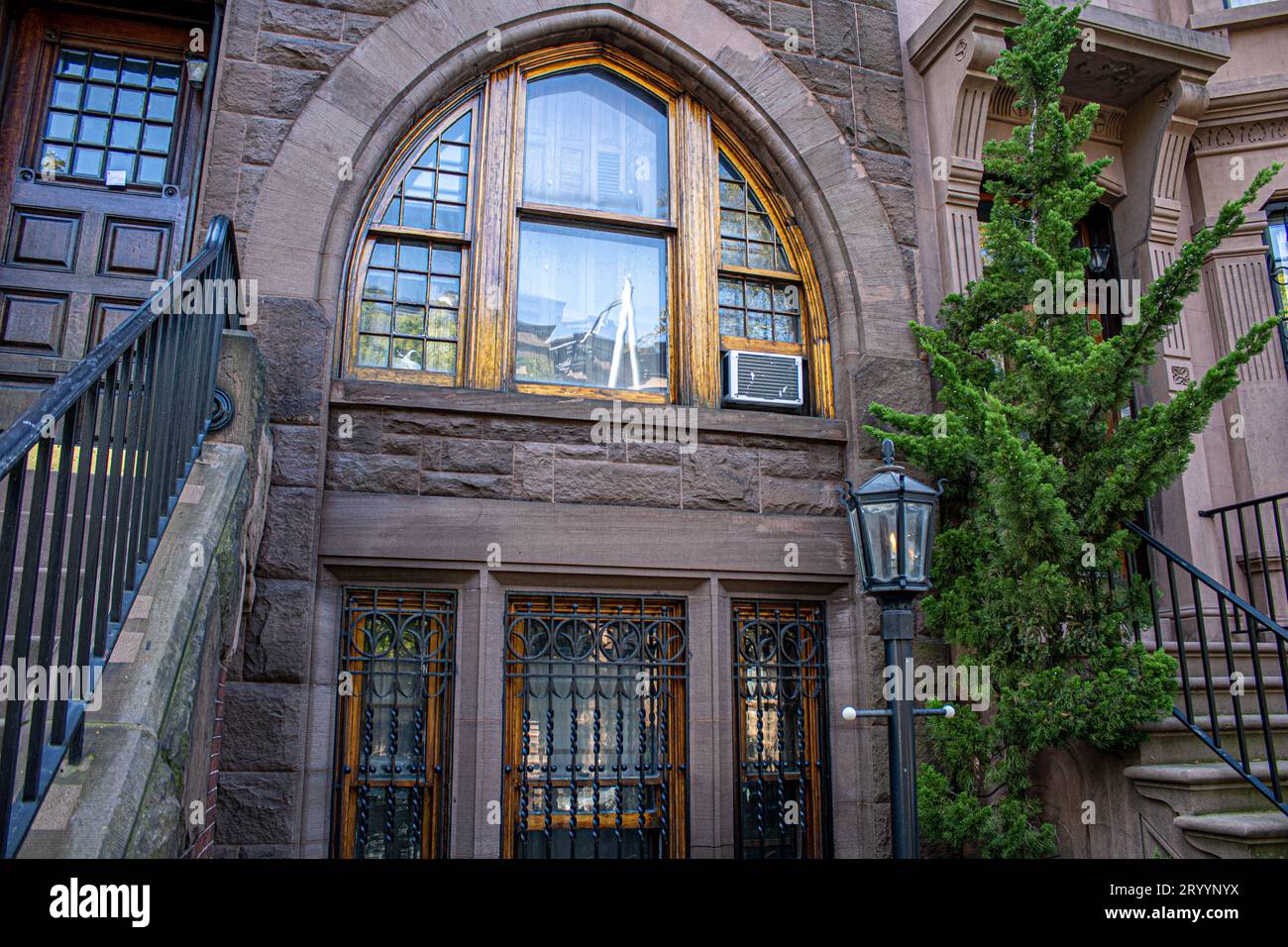 brownstone house window Stock Photo - Alamy