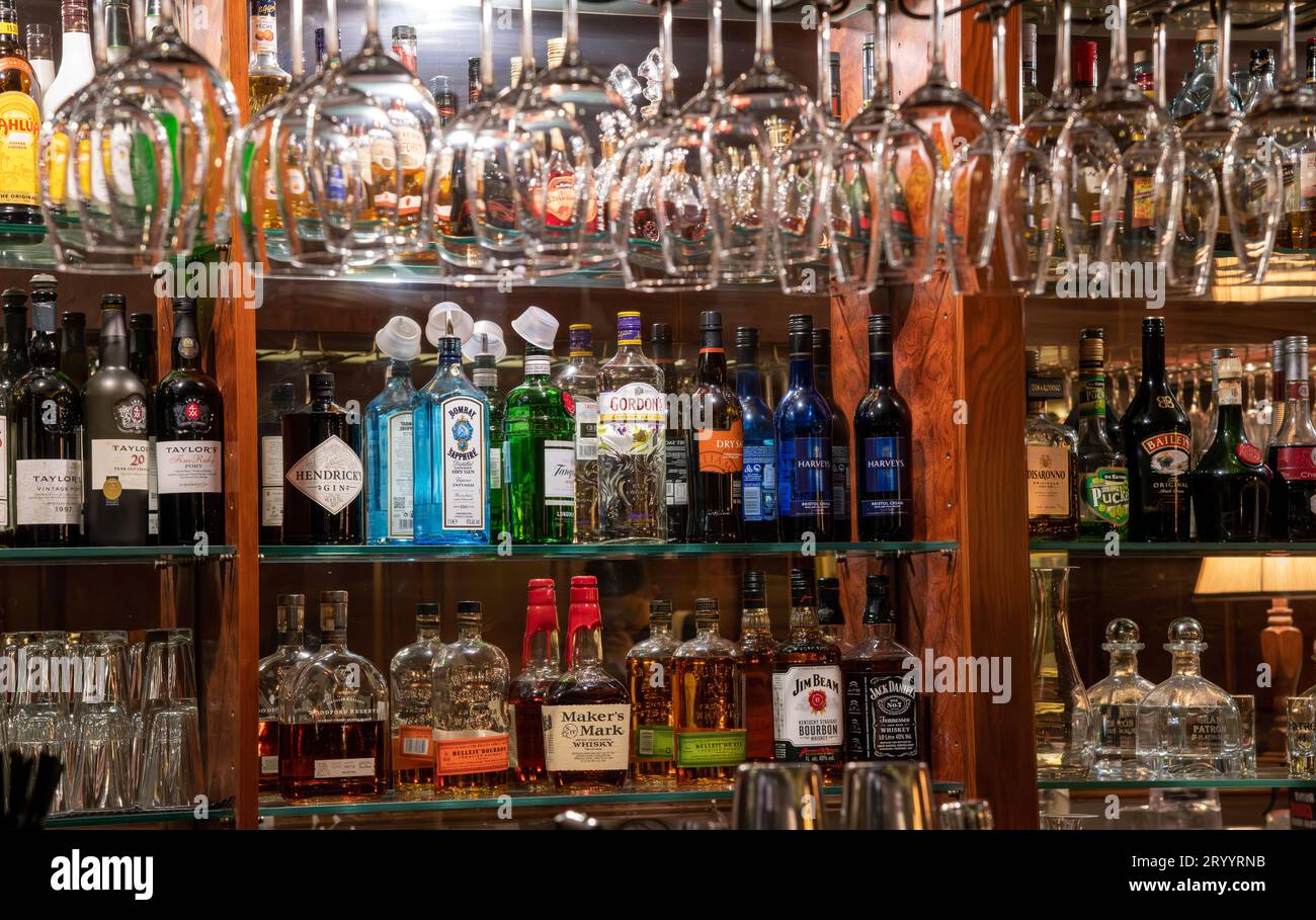 Interior of a drinks bar, Hong Kong, China Stock Photo - Alamy