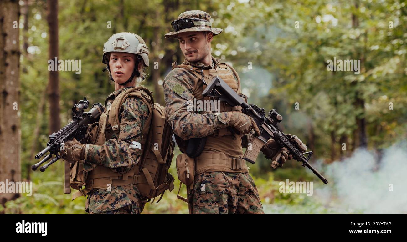 Modern Warfare Soldiers Squad Running in Tactical Battle Formation ...