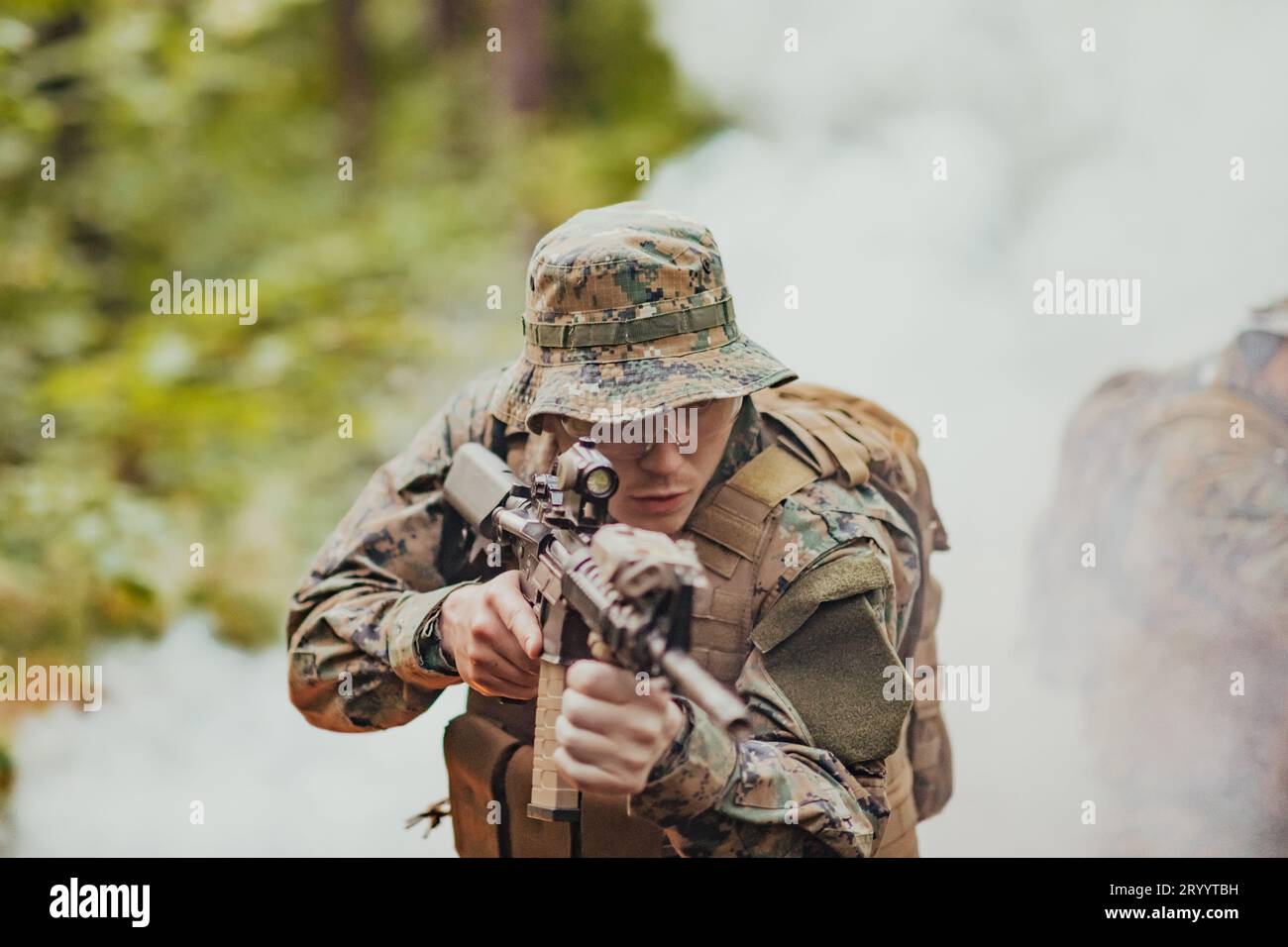 Soldiers training in rain hi-res stock photography and images - Alamy