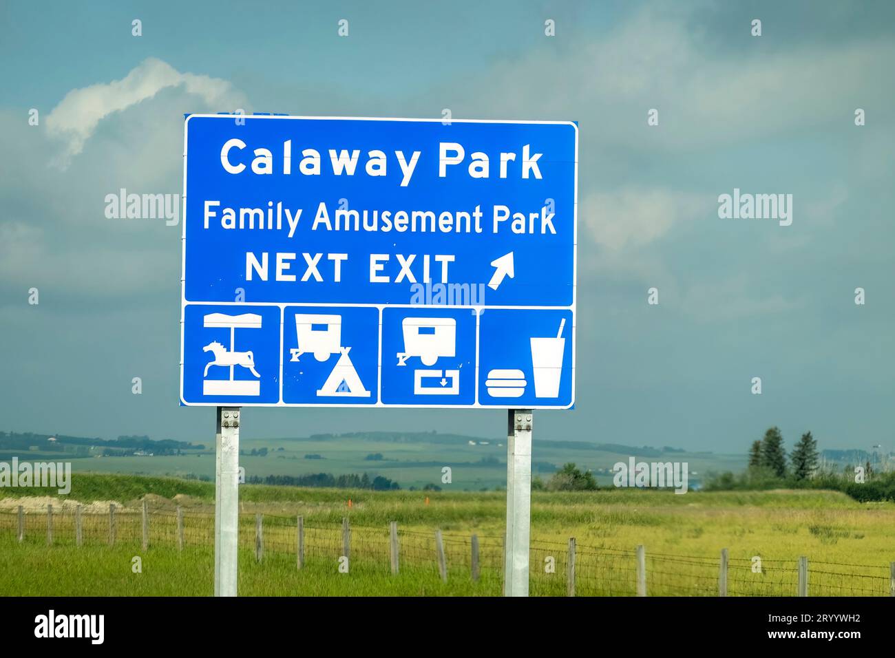 Traffic direction signpost ireland hi-res stock photography and images ...