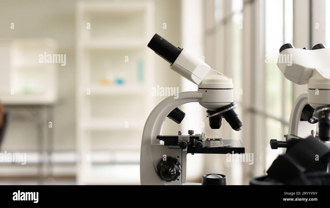 School children microscope classroom hi-res stock photography and ...