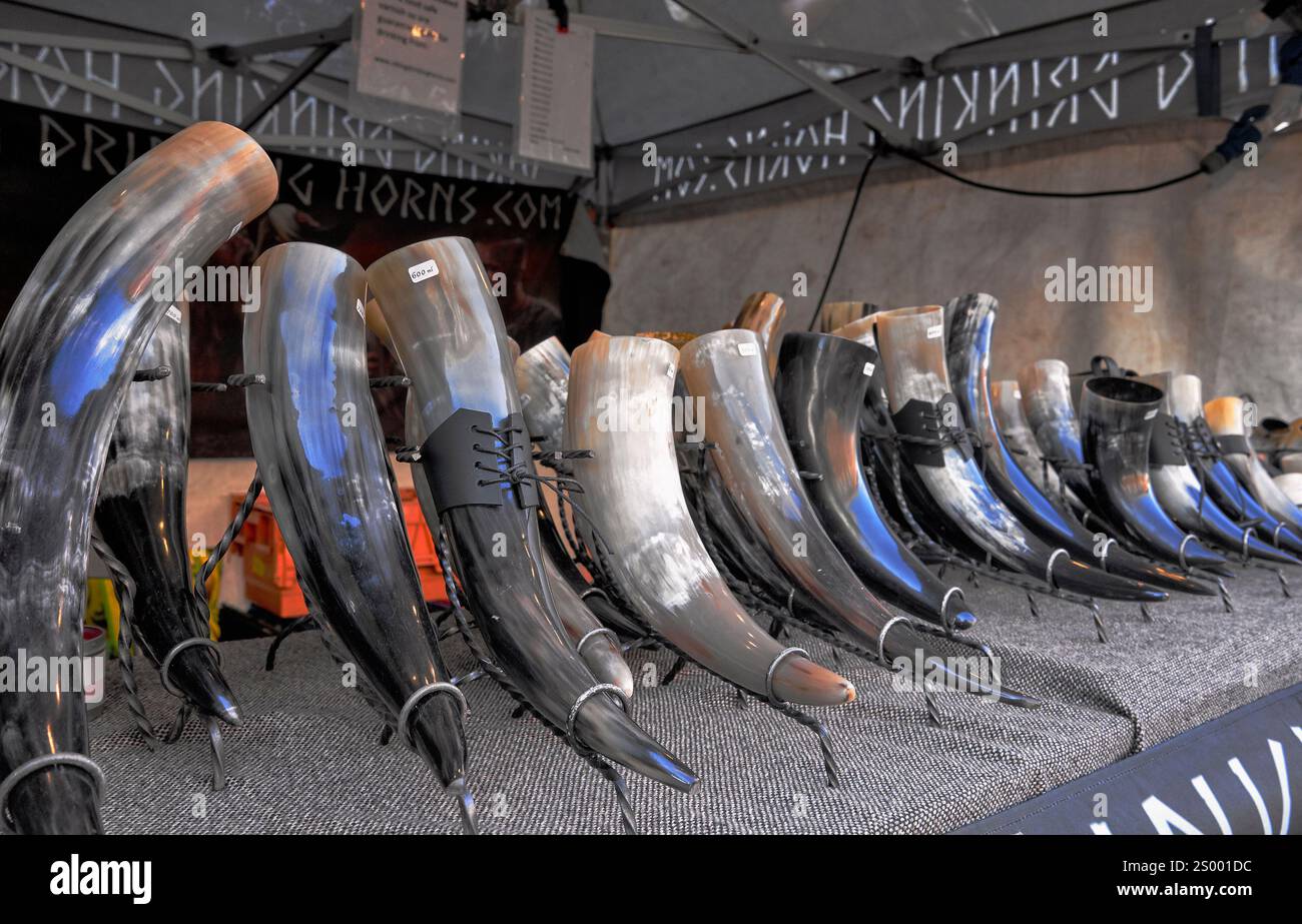 Hand crafted horns hi-res stock photography and images - Alamy