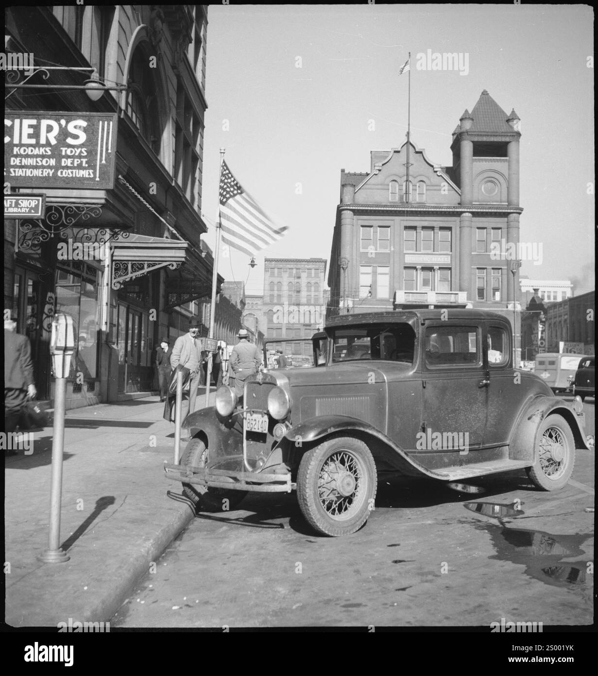 Knoxville, Tennessee, USA. Circa 1937. Main shopping Street with parked ...