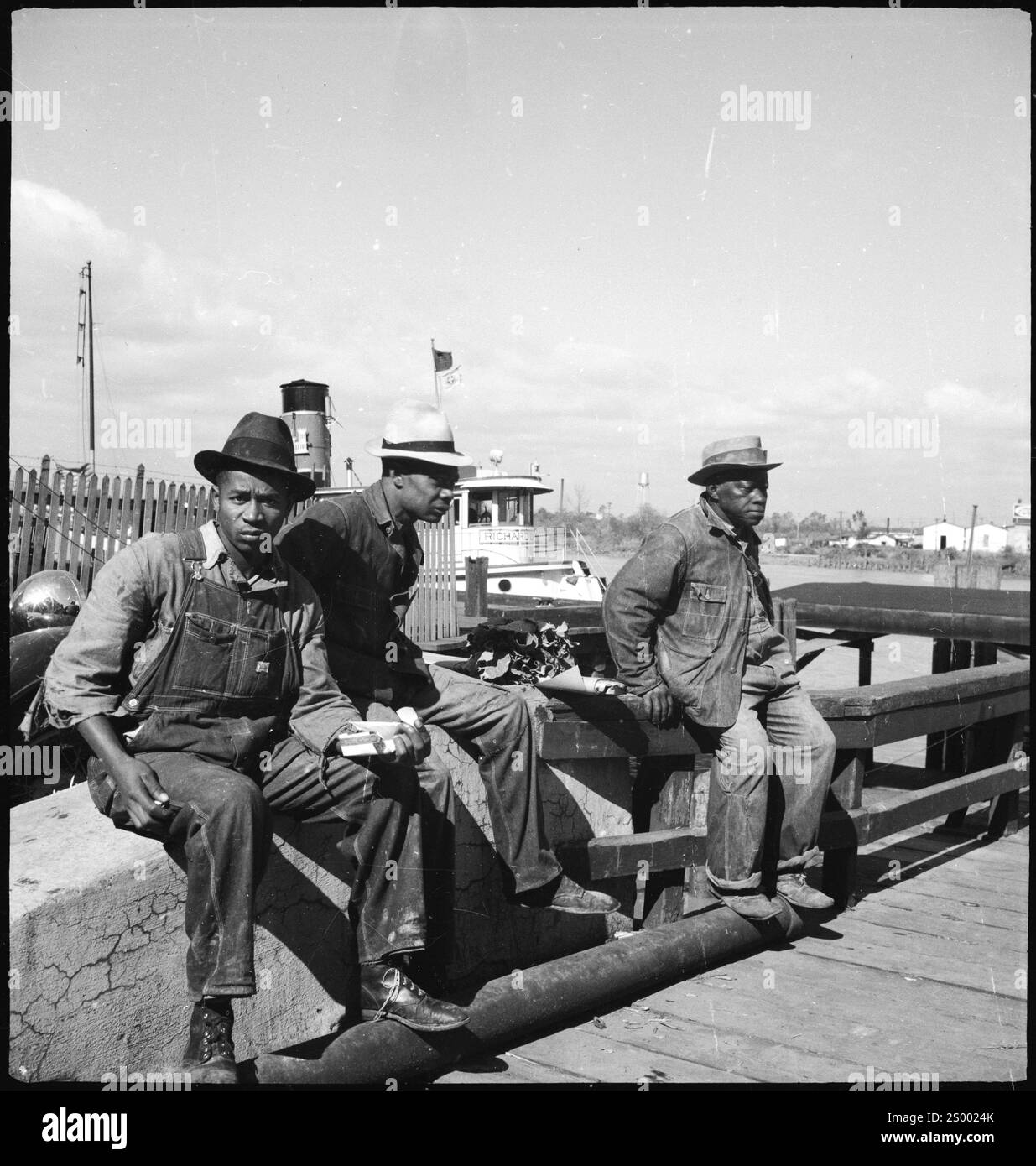 Savannah, Georgia, USA. circa 1937. Harbor; A group of African American ...