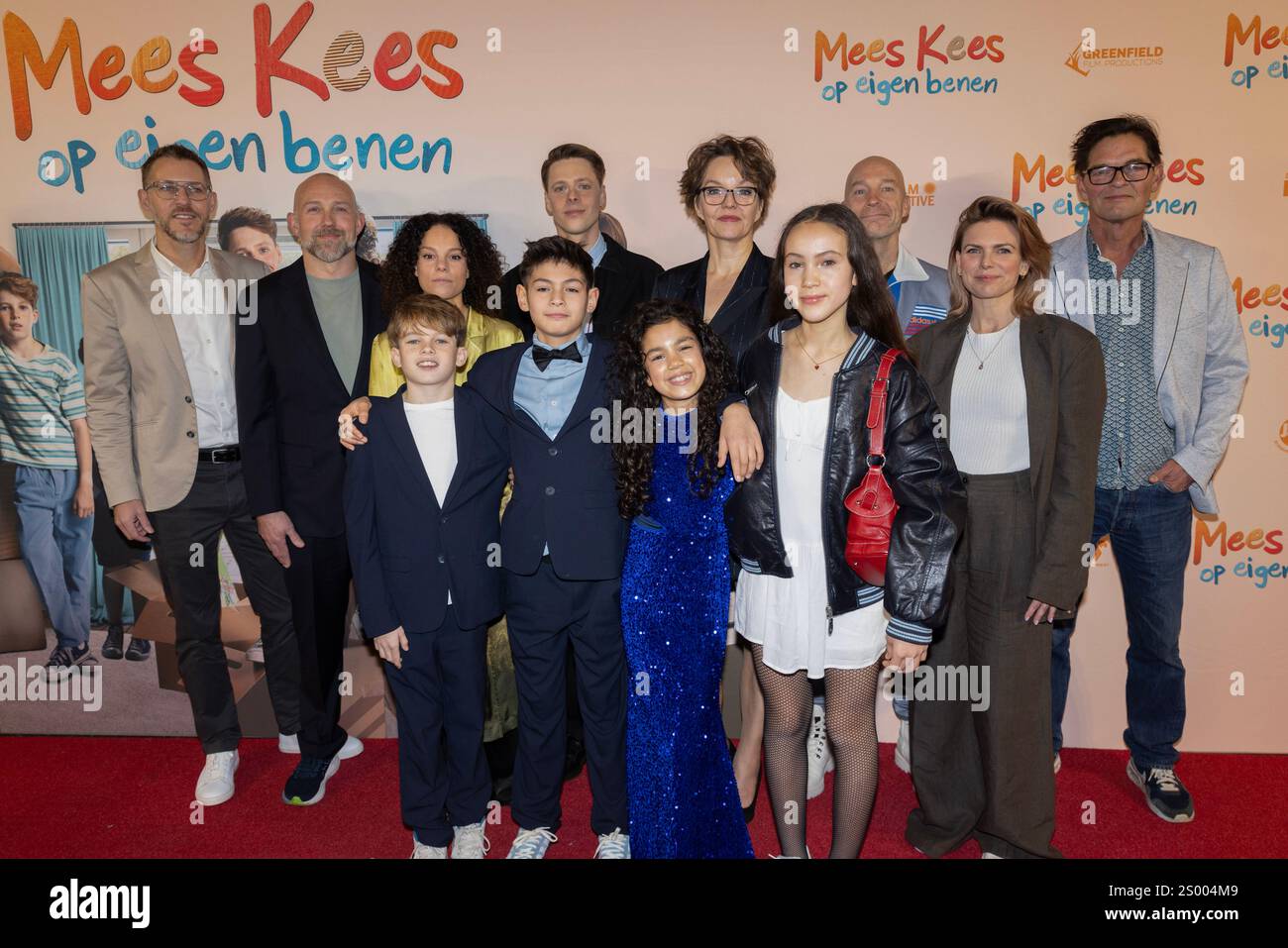 Mees Kees op eigen benen UTRECHT, NETHERLANDS - DECEMBER 22: Cast ...