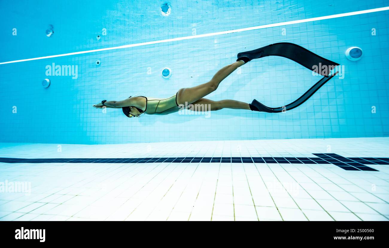 freediver practising in a pool in Bangkok Stock Photo - Alamy