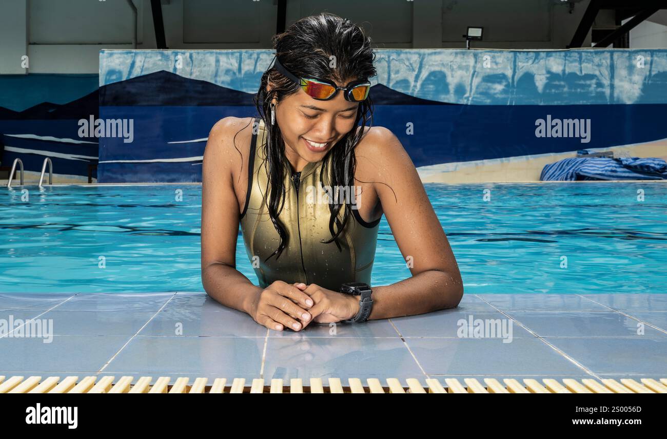 Pool watch wet hi-res stock photography and images - Alamy