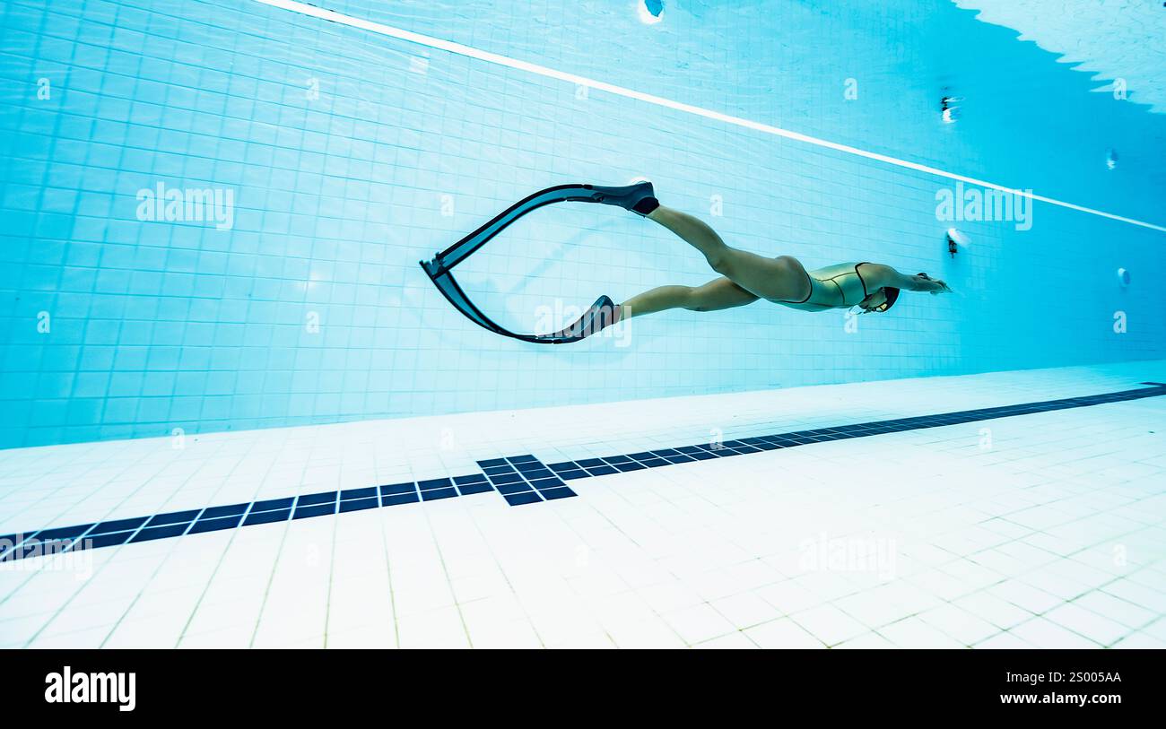 freediver practising in a pool in Bangkok Stock Photo - Alamy