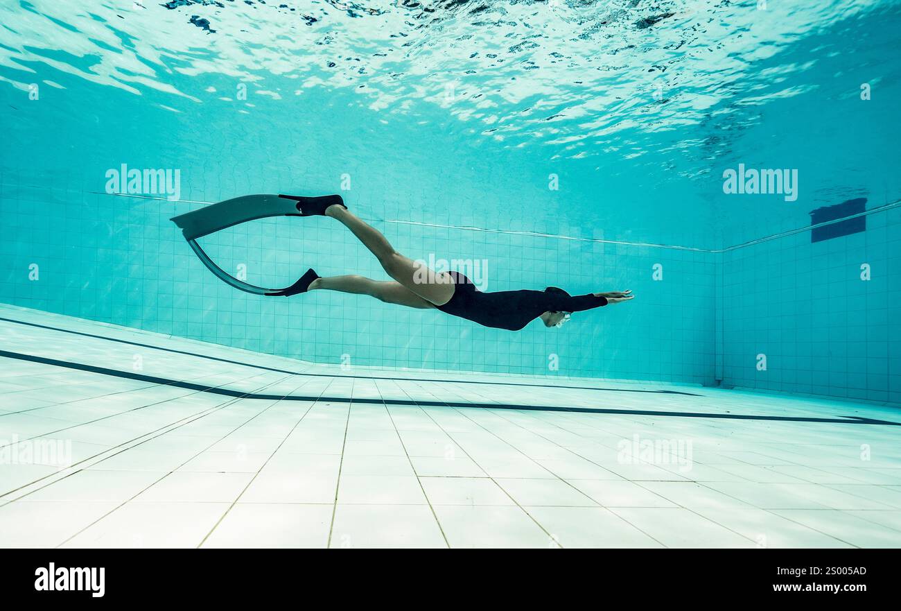 freediver practising in a pool in Bangkok Stock Photo - Alamy