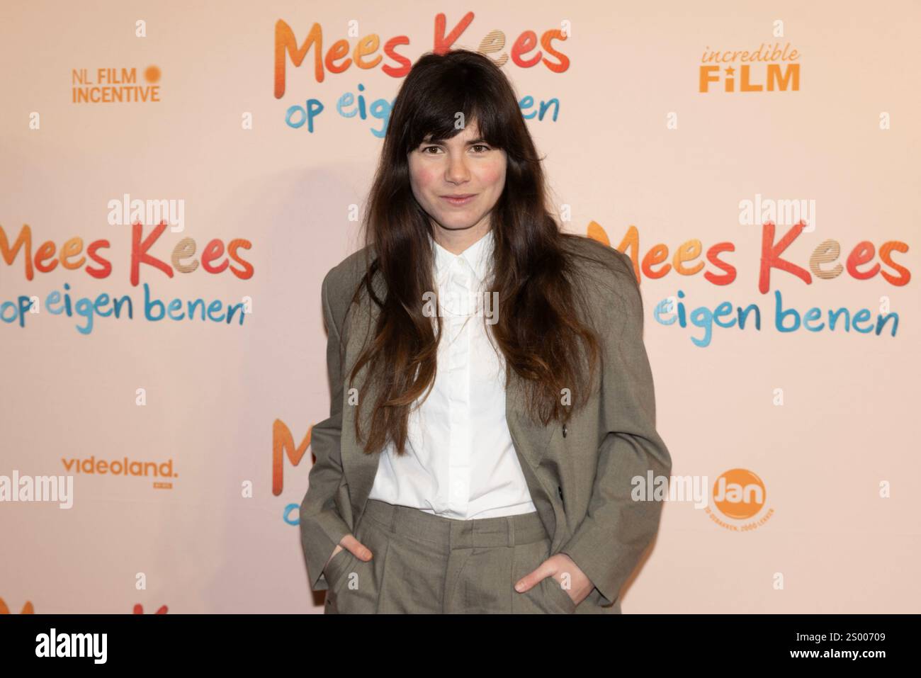 Mees Kees op eigen benen UTRECHT, NETHERLANDS - DECEMBER 22: Hanna van ...