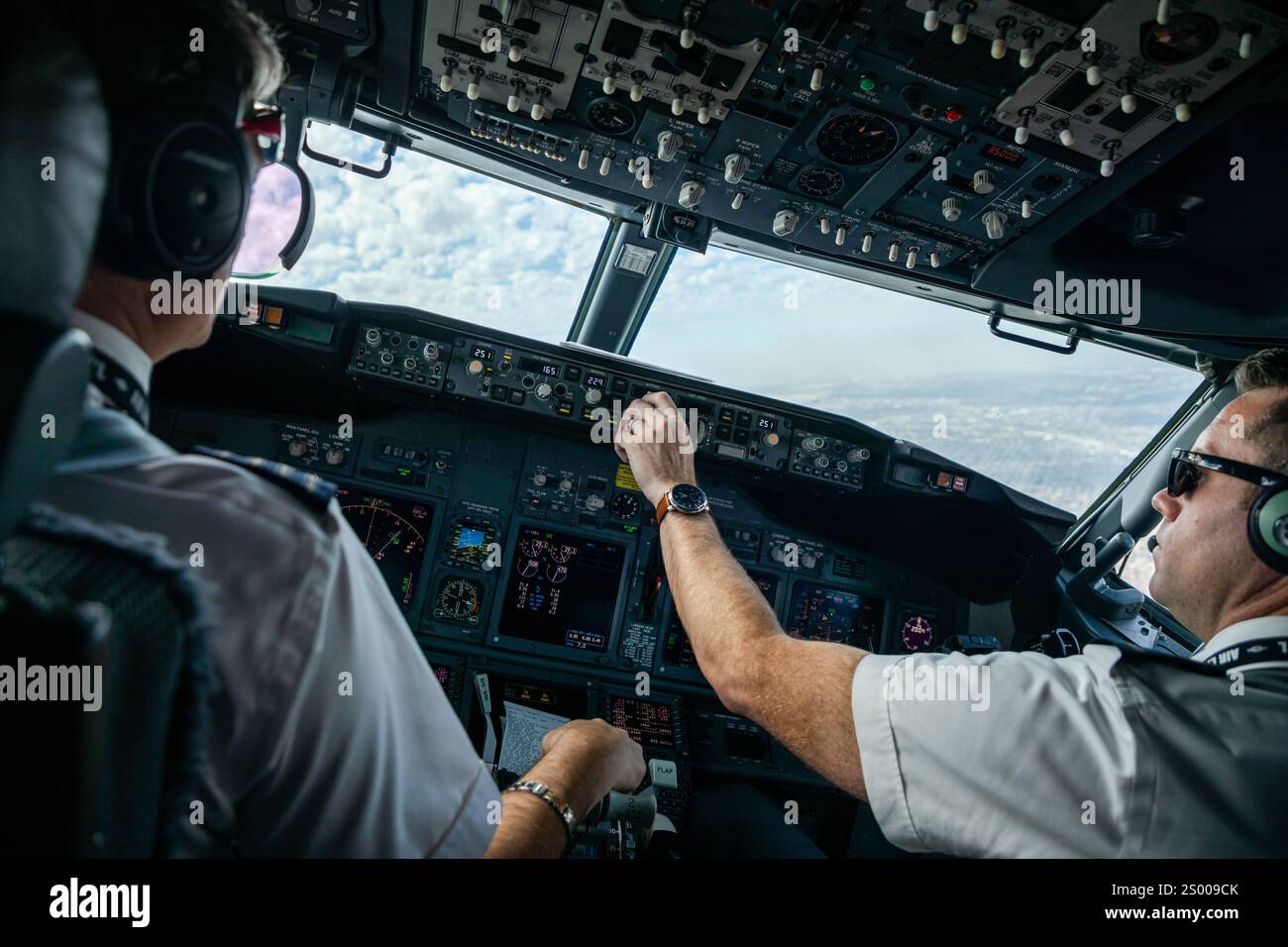 PILOTS VIEW LANDING OF AIRCRAFT Stock Photo - Alamy