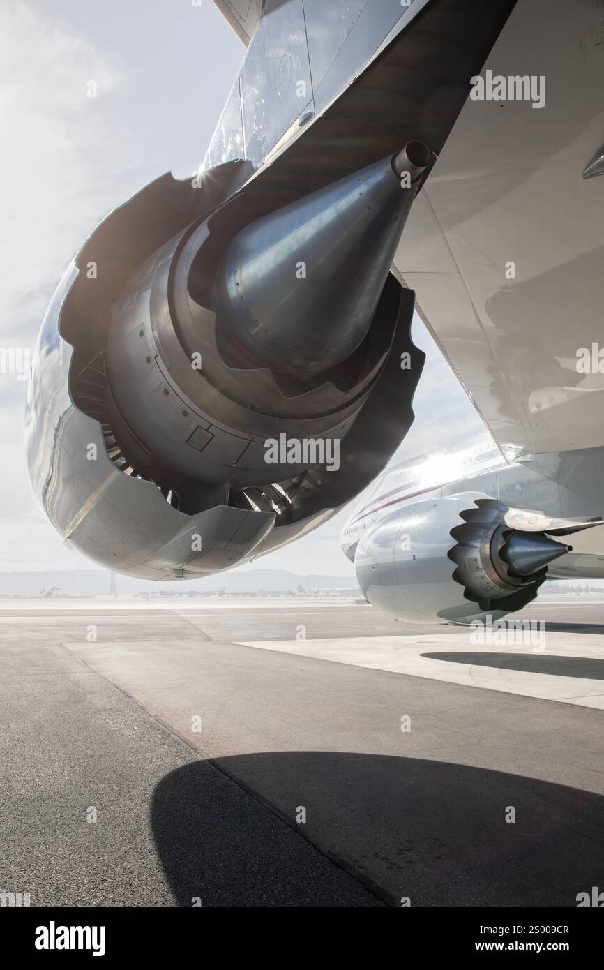 Rear view of aircraft hi-res stock photography and images - Alamy