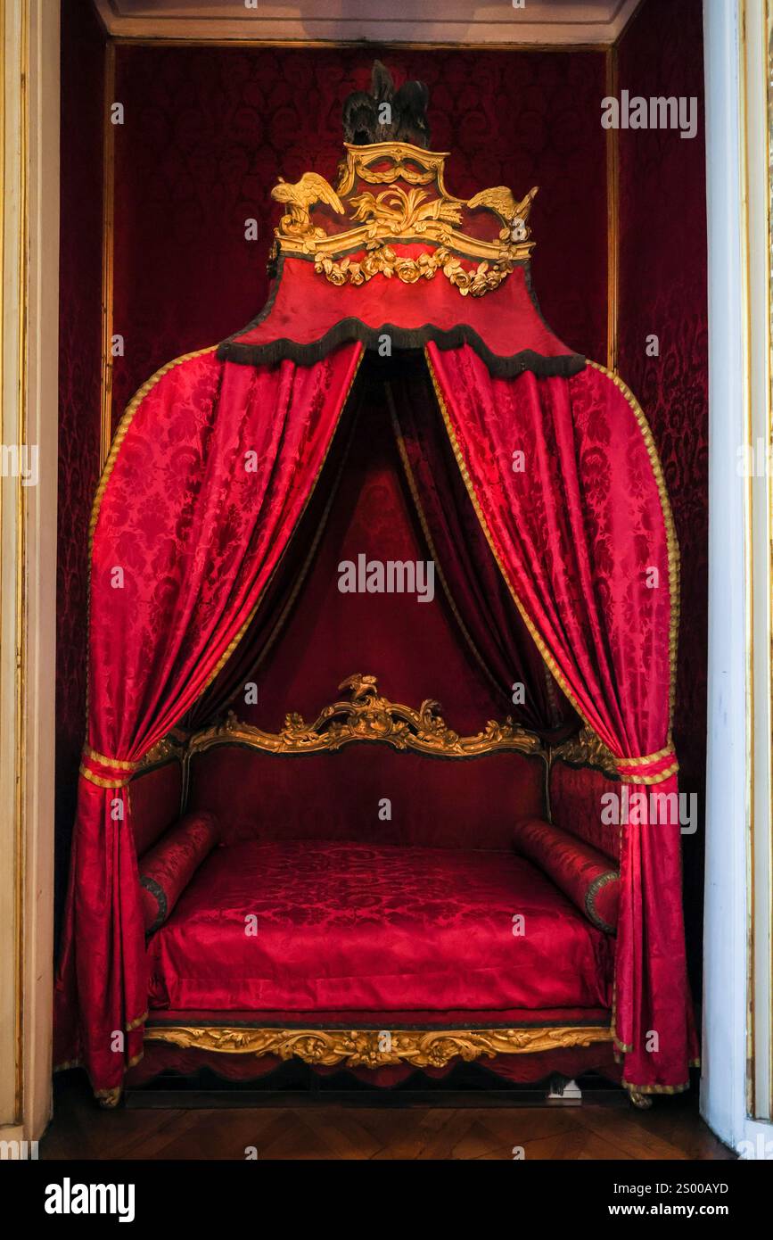 The small bed chamber, Interiors, New Palace, Sanssouci Park, Potsdam ...