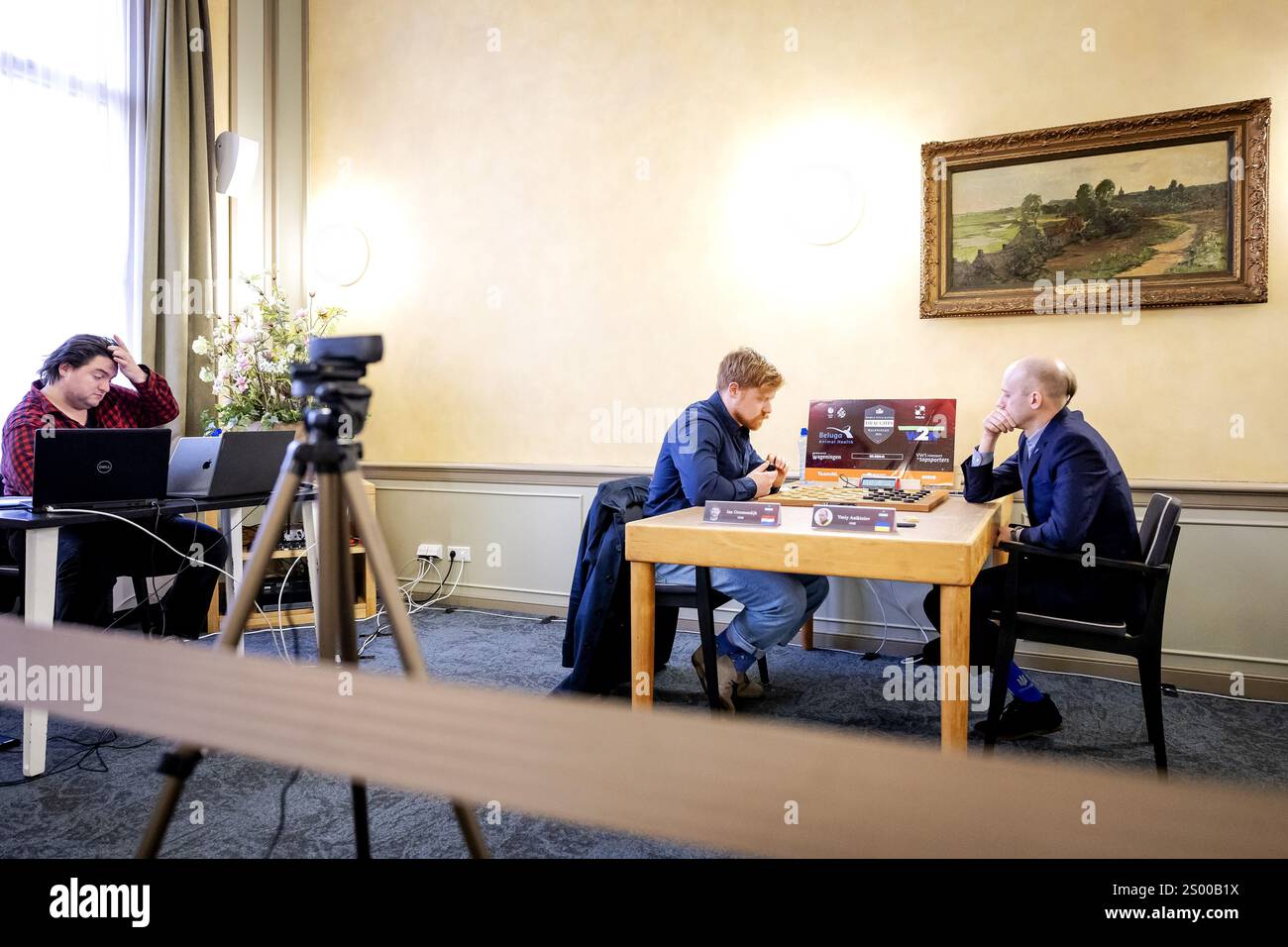 WAGENINGEN - Yuri Anikeev (r) of Ukraine plays against his Dutch ...